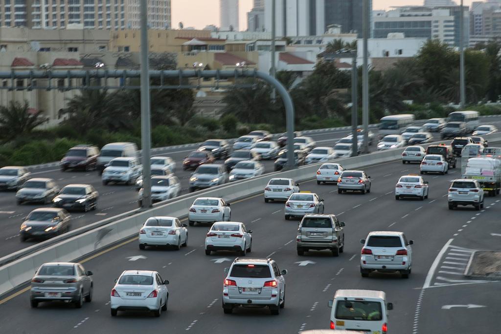 Abu Dhabi Traffic Rules: 5 Essential Laws for Drivers to Avoid Fines ...