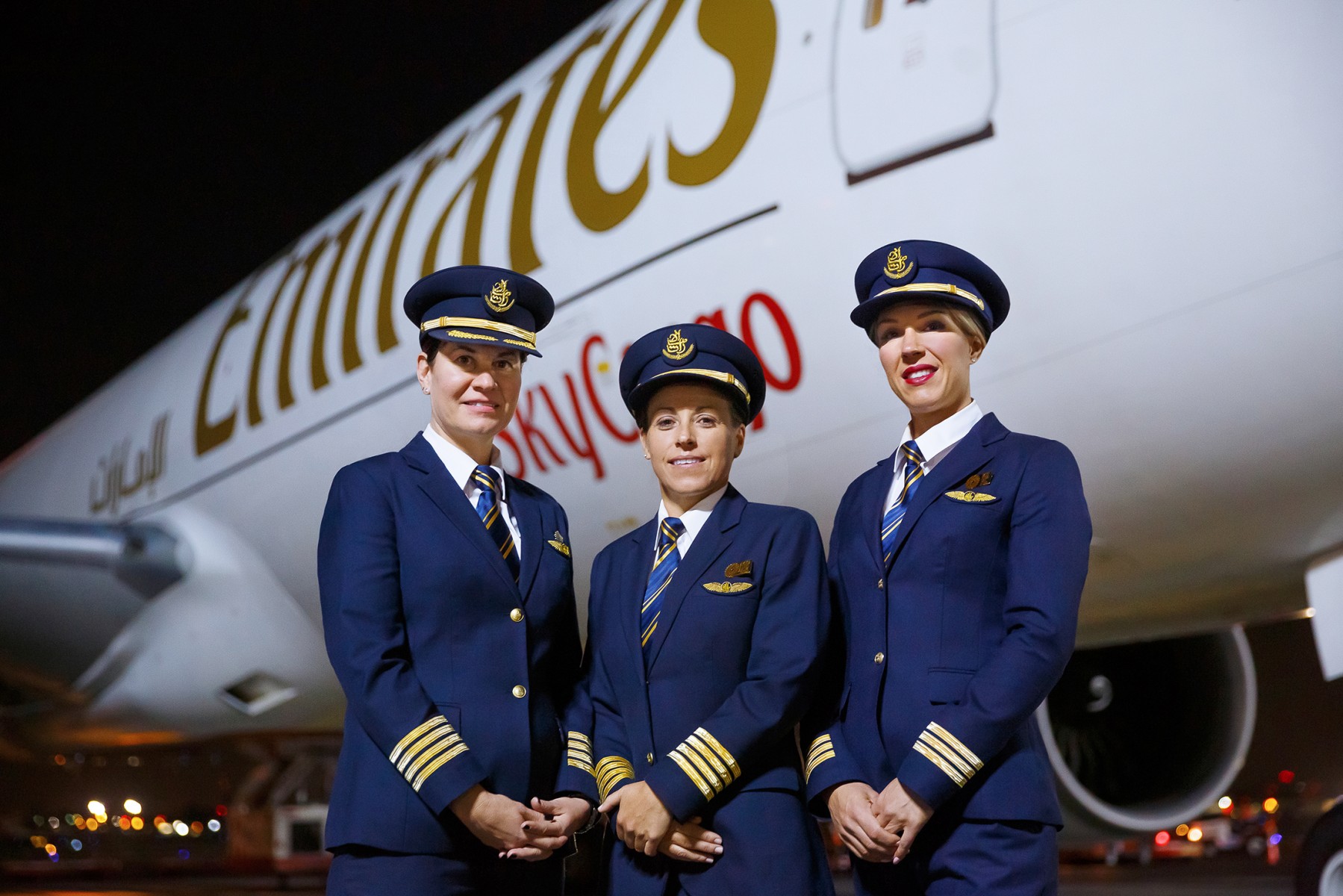 Emirates Hiring 1,500 Pilots by 2027: Complete Salary & Requirements ...
